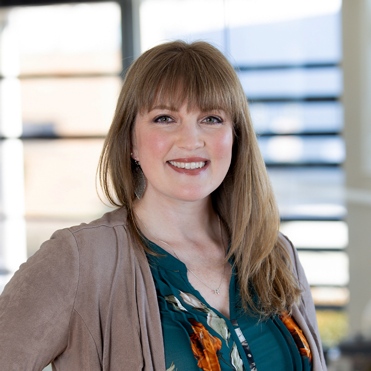 How to Build Confidence as a Leader: 12 Ways Executives Manage Imposter ...